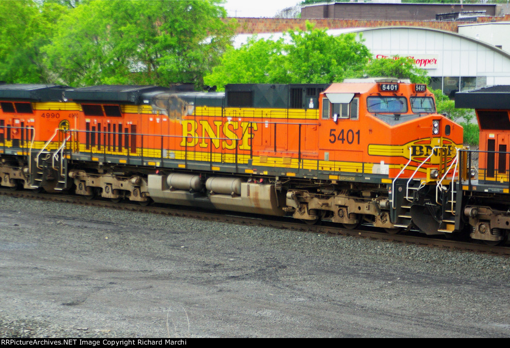 BNSF 5401